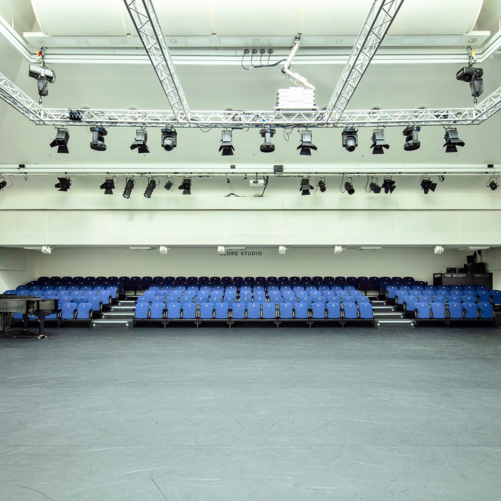 Seating tiers / modular and fixed audience seating tiers